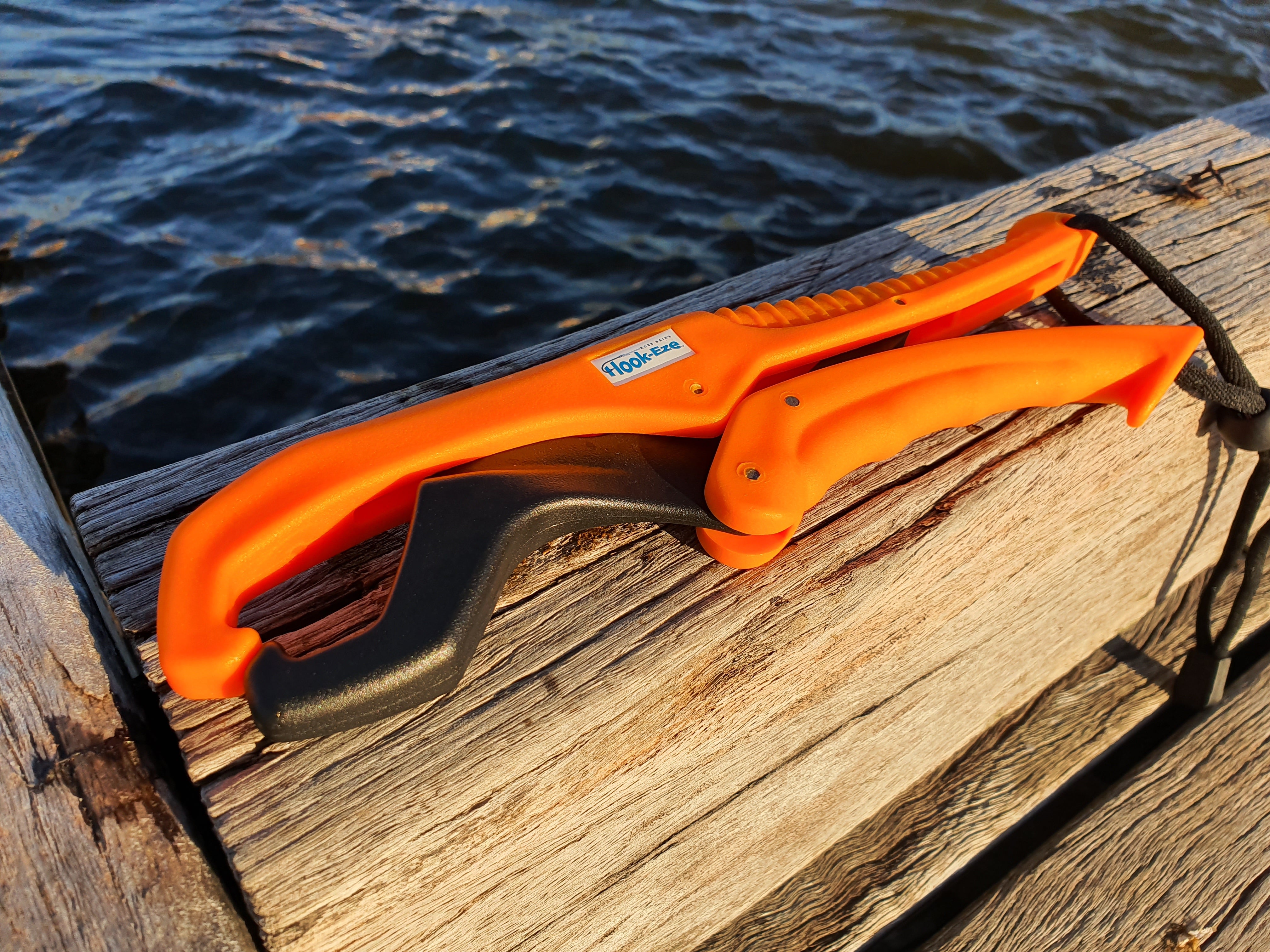 Hook-Eze Floating Fish Lip Gripper| With Lanyard – Hook-Eze Australia